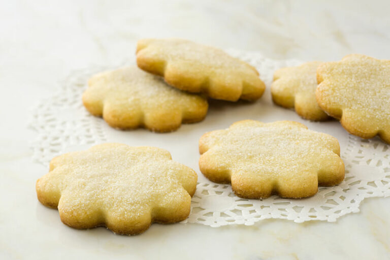 Polish Kolachki Cookies with Apricot Filling - Challenge Dairy